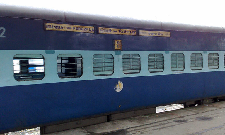 ব্রিটিশ সাম্রাজ্যের সবচেয়ে দ্রুতগামী ট্রেন পার করল ১১১ বসন্ত